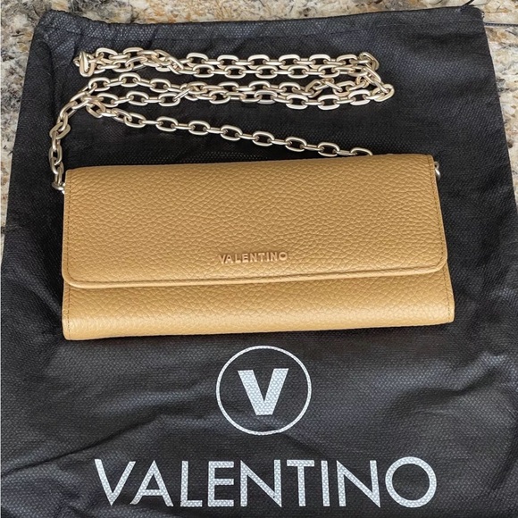Valentino By Mario Valentino | Accessories | Valentino Wallet On Chain ...